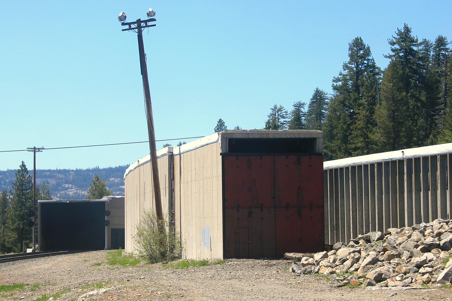UP (SP) West Norden Covered Interlocking Portal | portal (architecture), railway shed