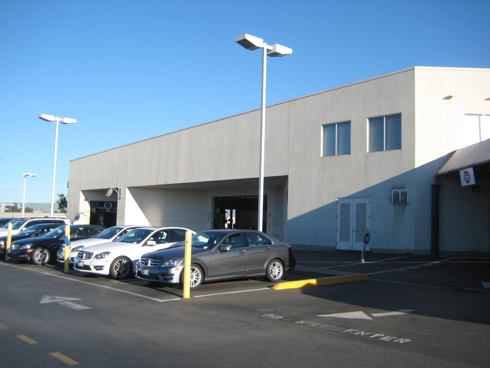 Autobahn Motors Mercedes-Benz