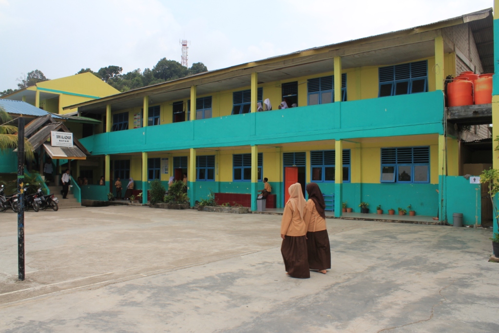 Komp. YPIA Al-Azhar Batam (TK1,SD1,SMP1,SMA,SMK)