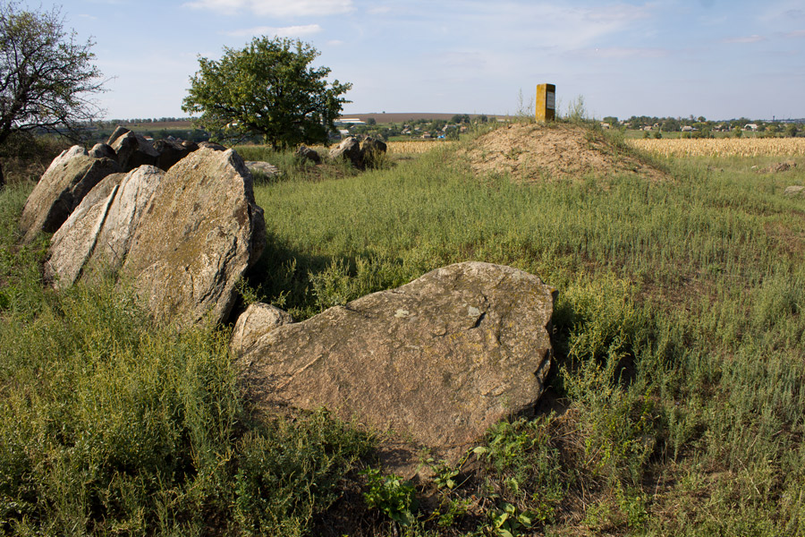 Cromlech Myrove (Tomakivskyj cromlech)