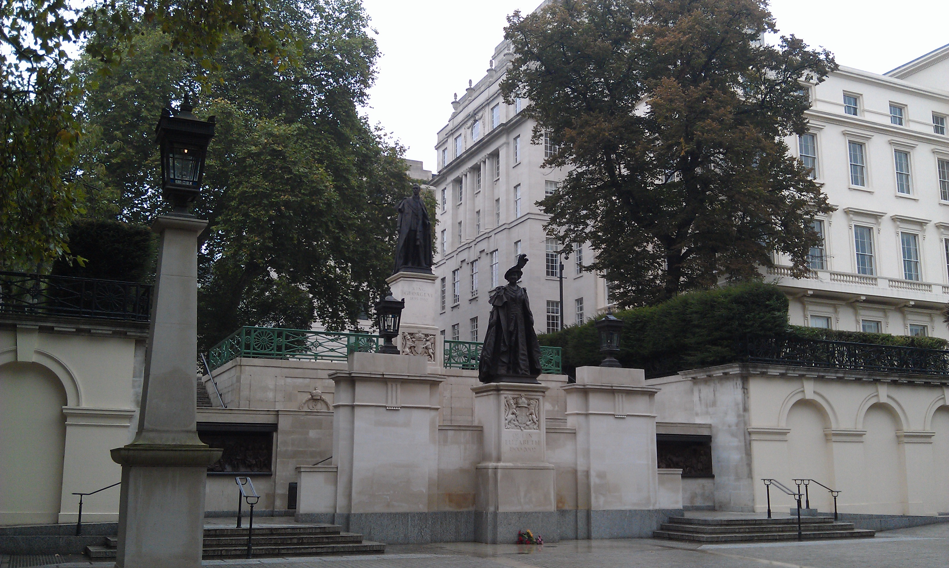 George VI and Queen Elizabeth Monument - London