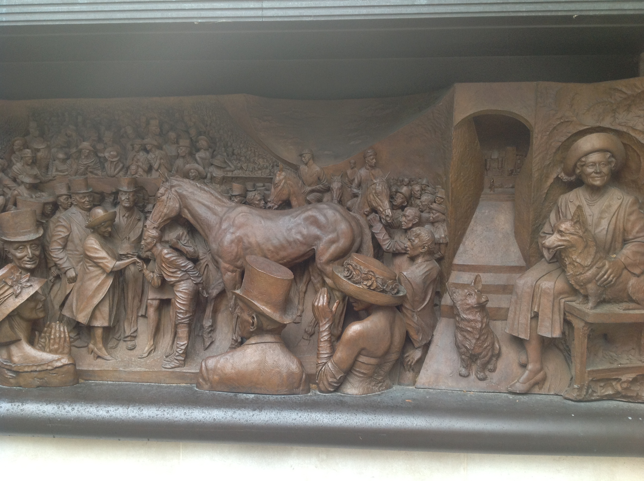 George VI and Queen Elizabeth Monument - London