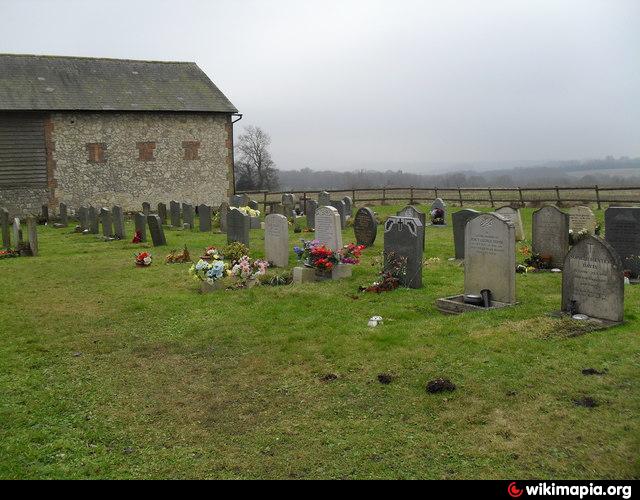 Holy Cross Churchyard & Cemetery - Binstead