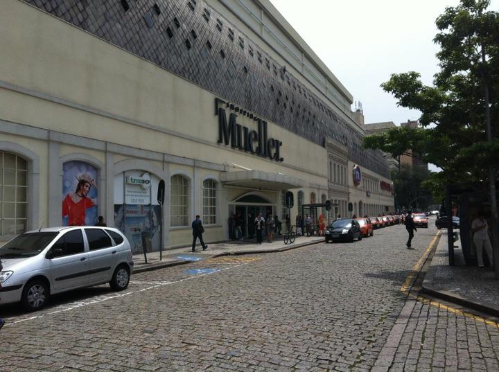Shopping Mueller - Curitiba Avenida Cândido de Abreu, 127