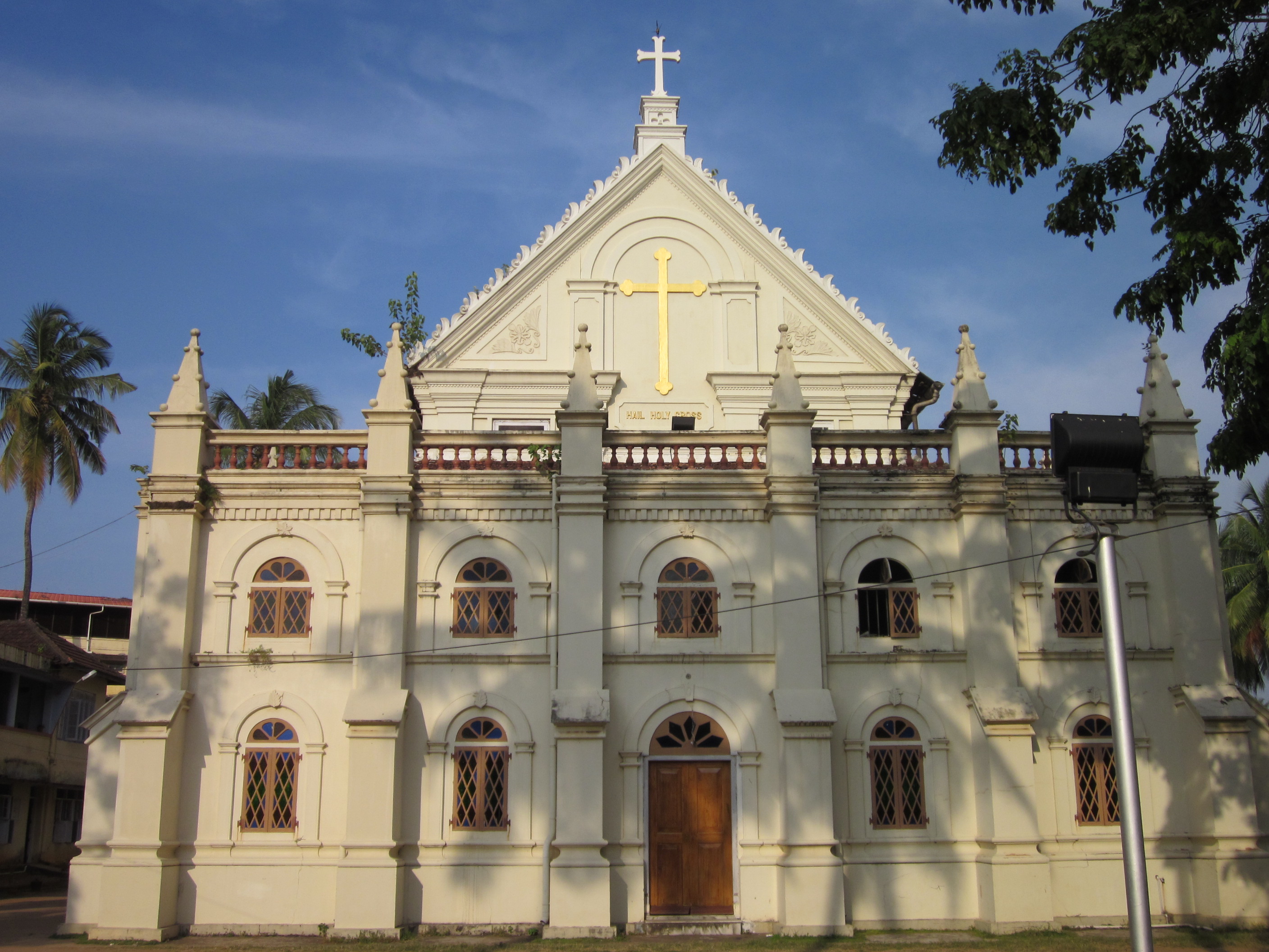 Santa Cruz Basilica - Kochi Santa Cruz Road
