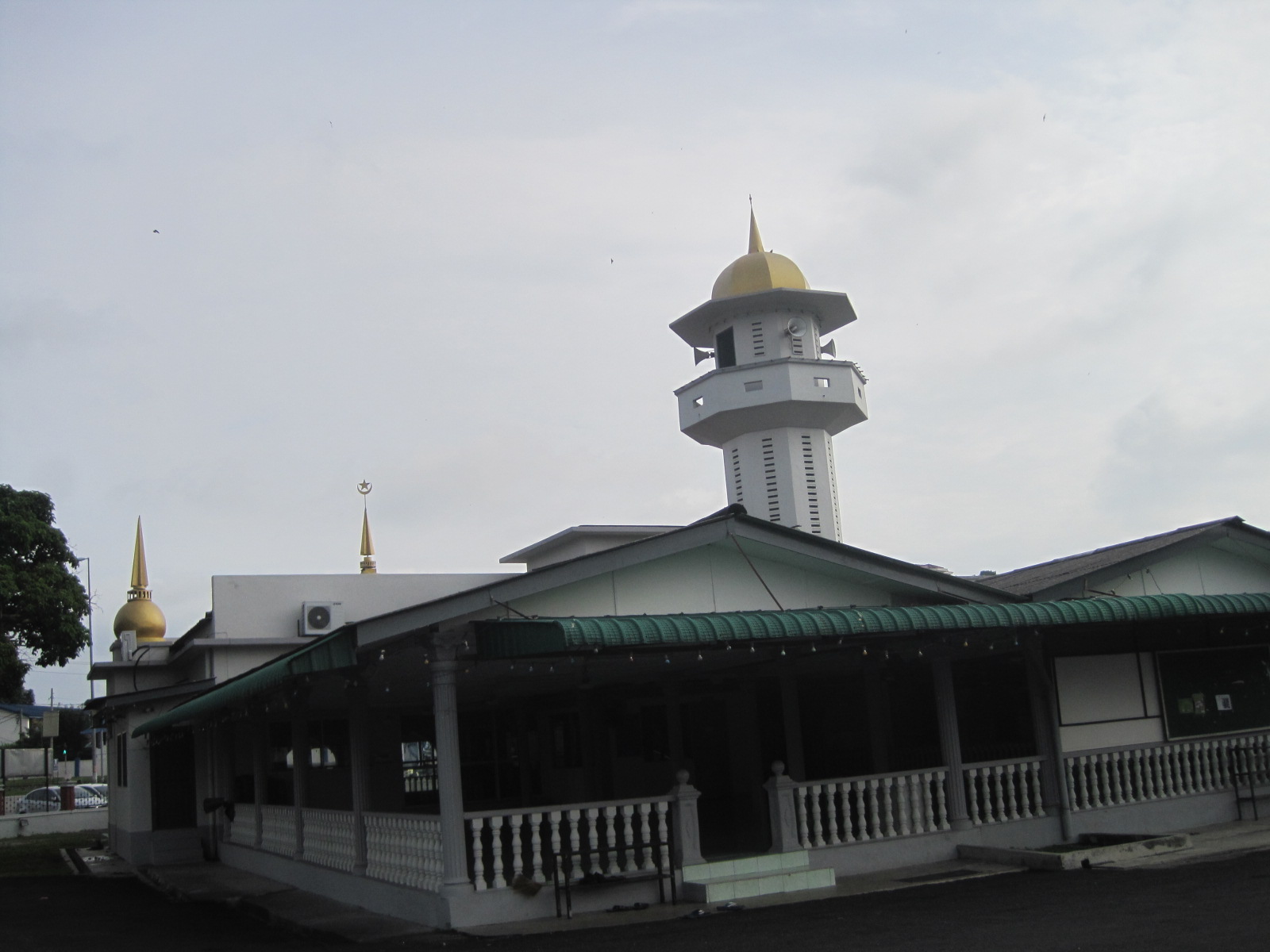 Pekan Dengkil Mosque (Masjid)