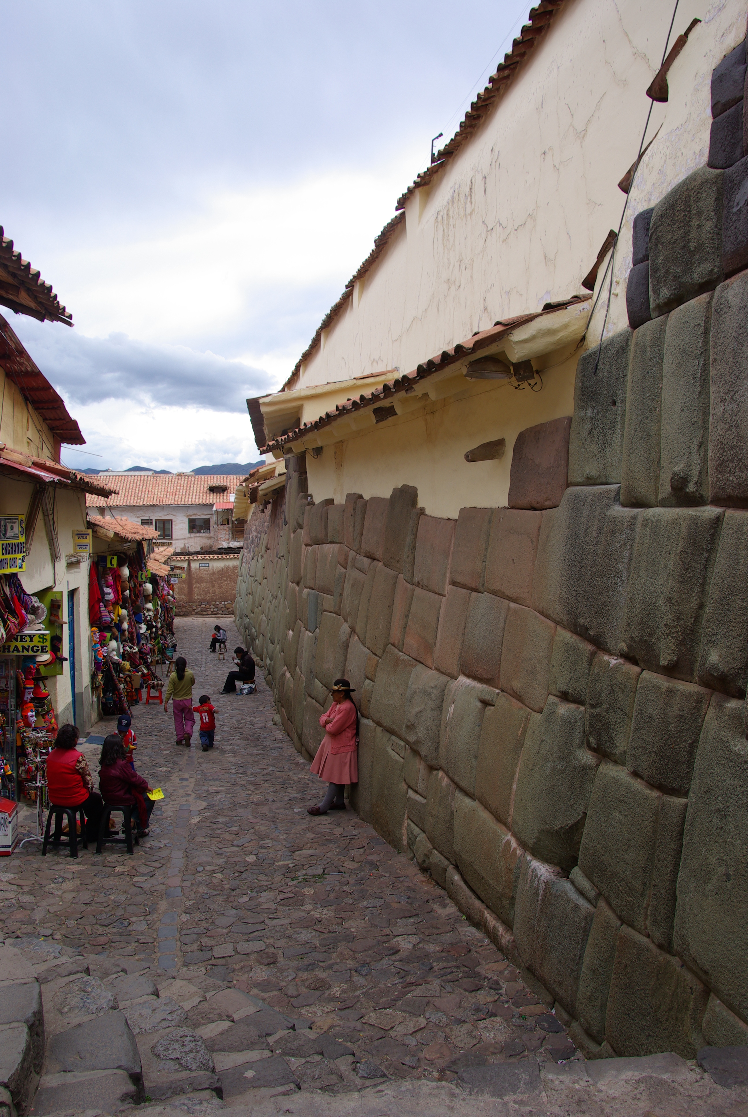 Hatumrumiyoc was the palace of Inca Roca, stone with 12 angles. - Cusco ...