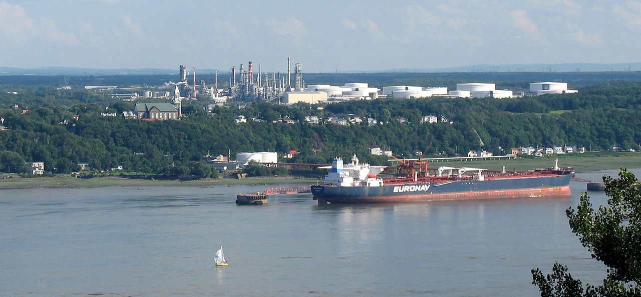 Ultramar fuel tanker dock - Lévis