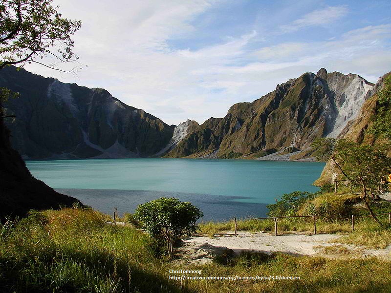 Lake Pinatubo - Botolan