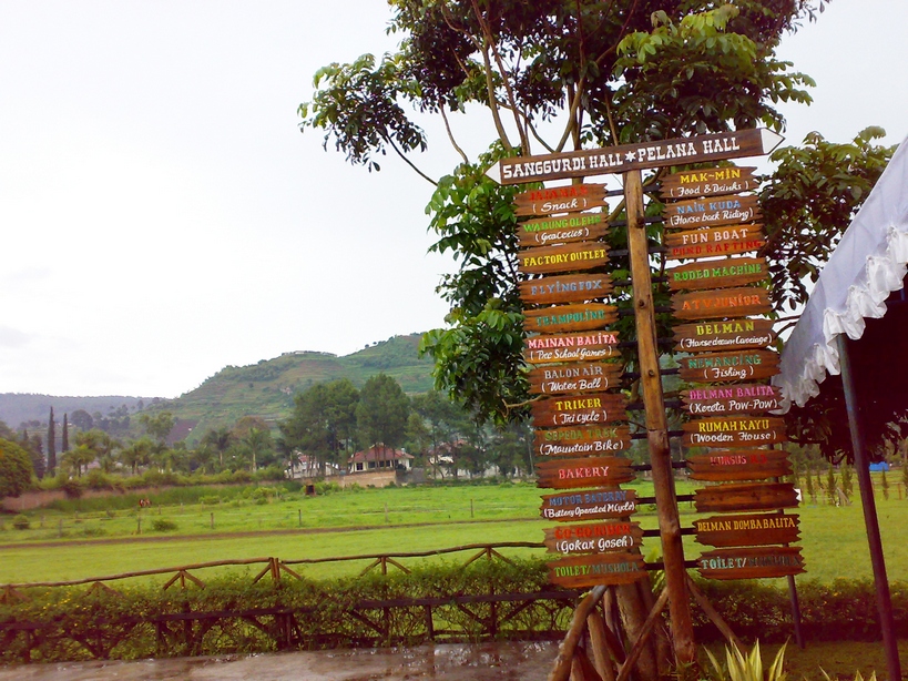 de Ranch wisata kuda ala cowboy