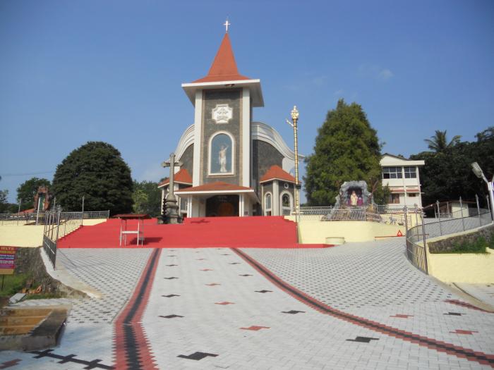 St Sebastian's Churchyard, Mutholapuram - Mutholapuram