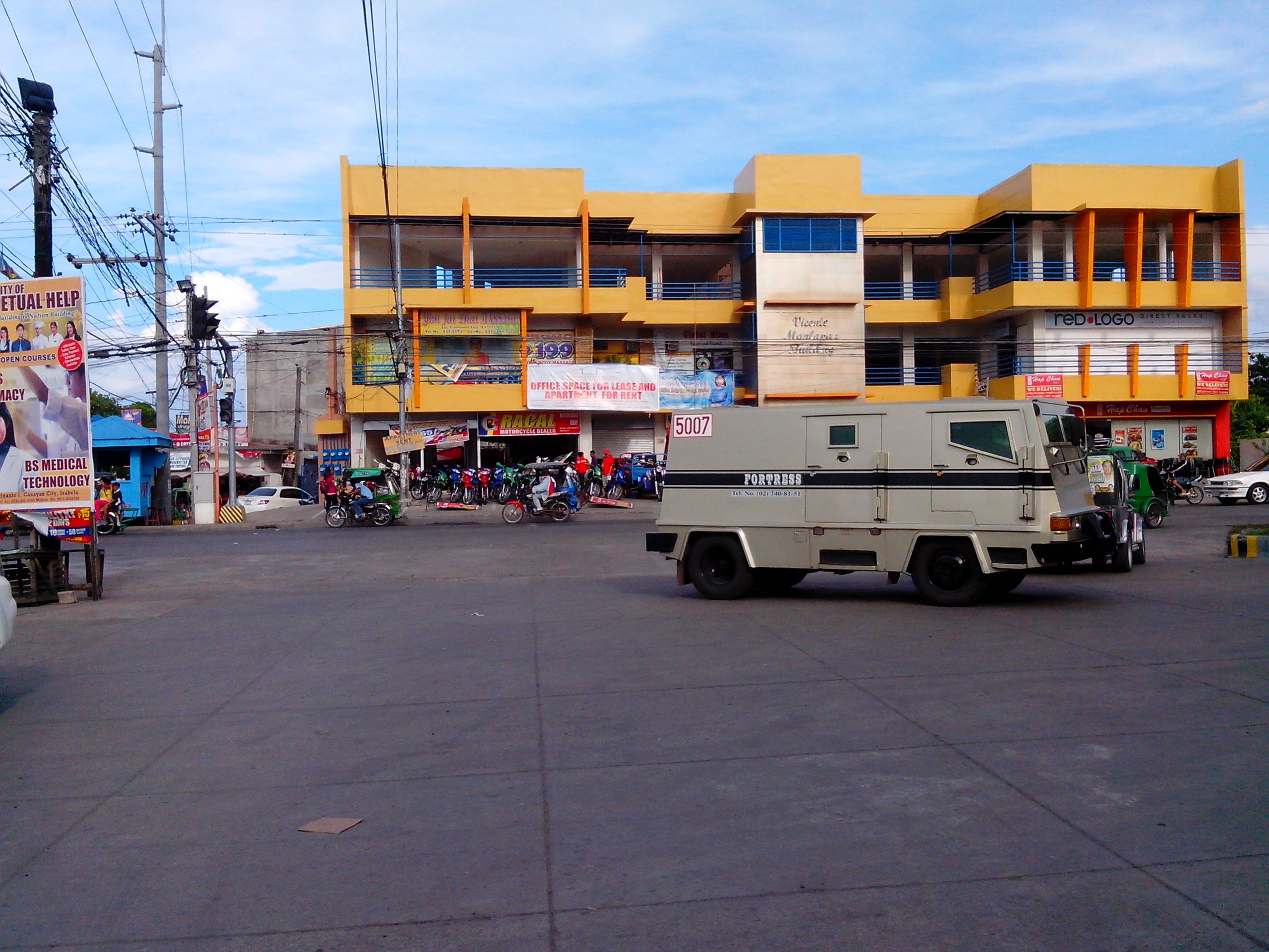 Vicente Manlapaz Building - Cauayan City
