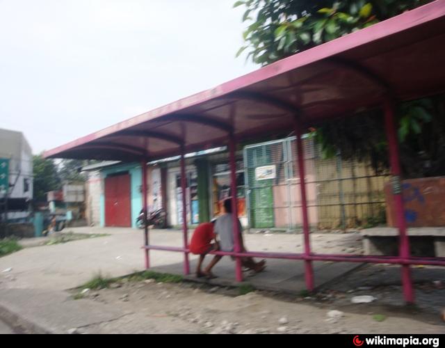 Pink Waiting Shed - Quezon City