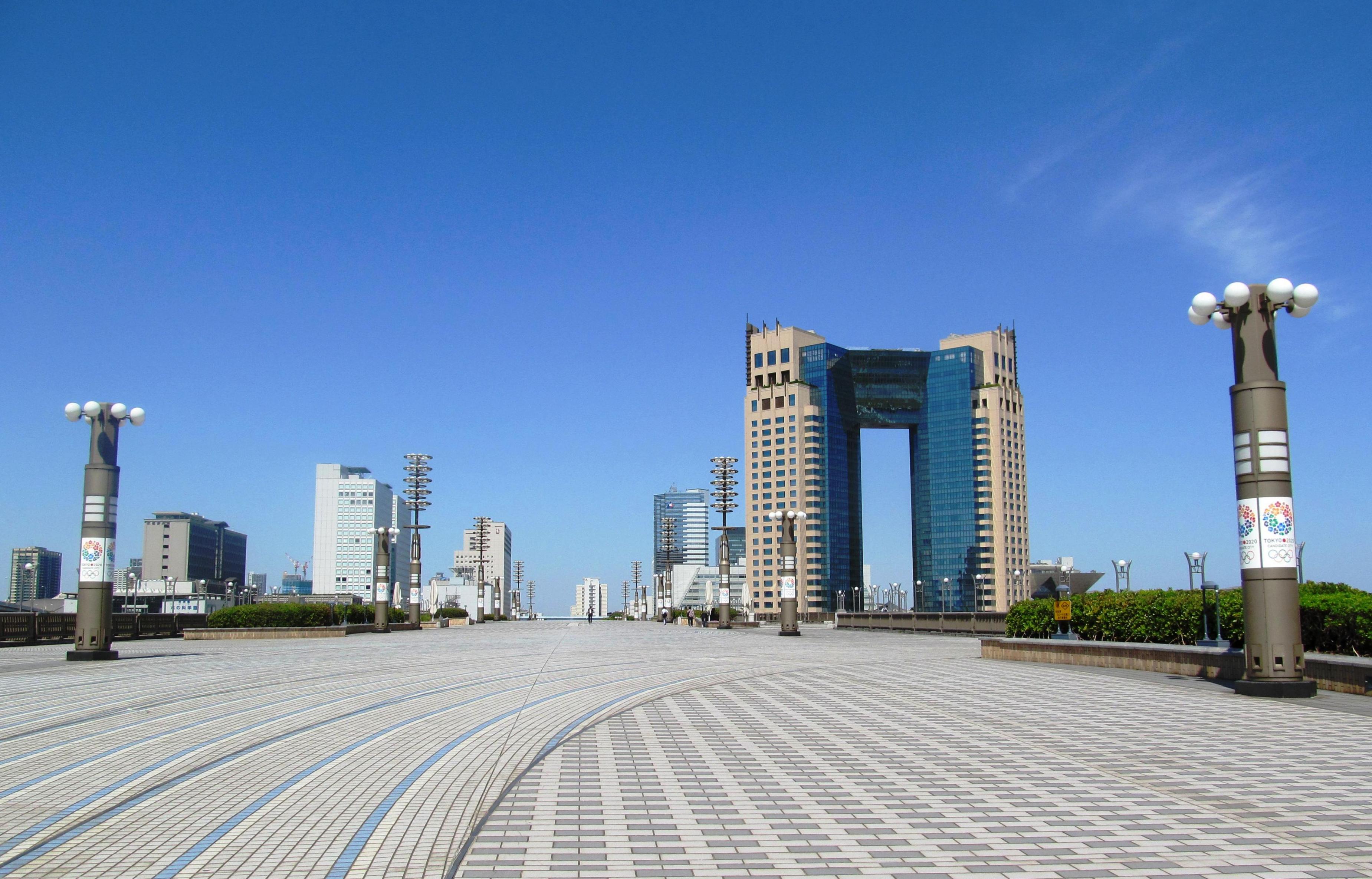 Yume-no-ohashi Bridge (Dream Bridge) - Tokyo