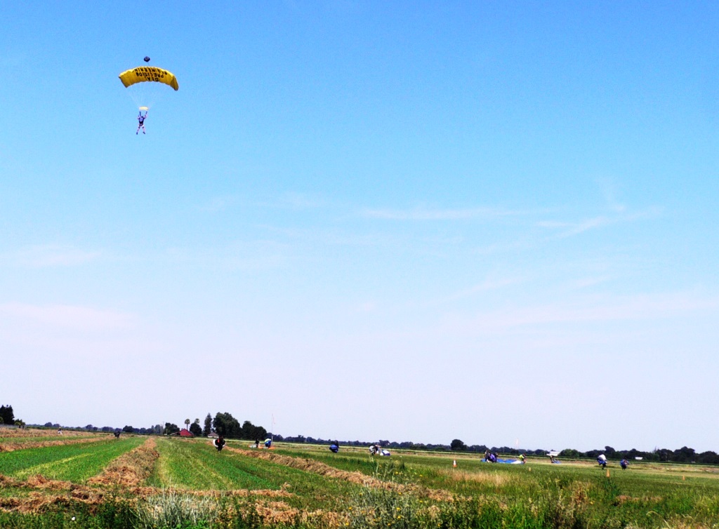 Parachute Center (Skydive Lodi) | skydiving, parachute drop zone