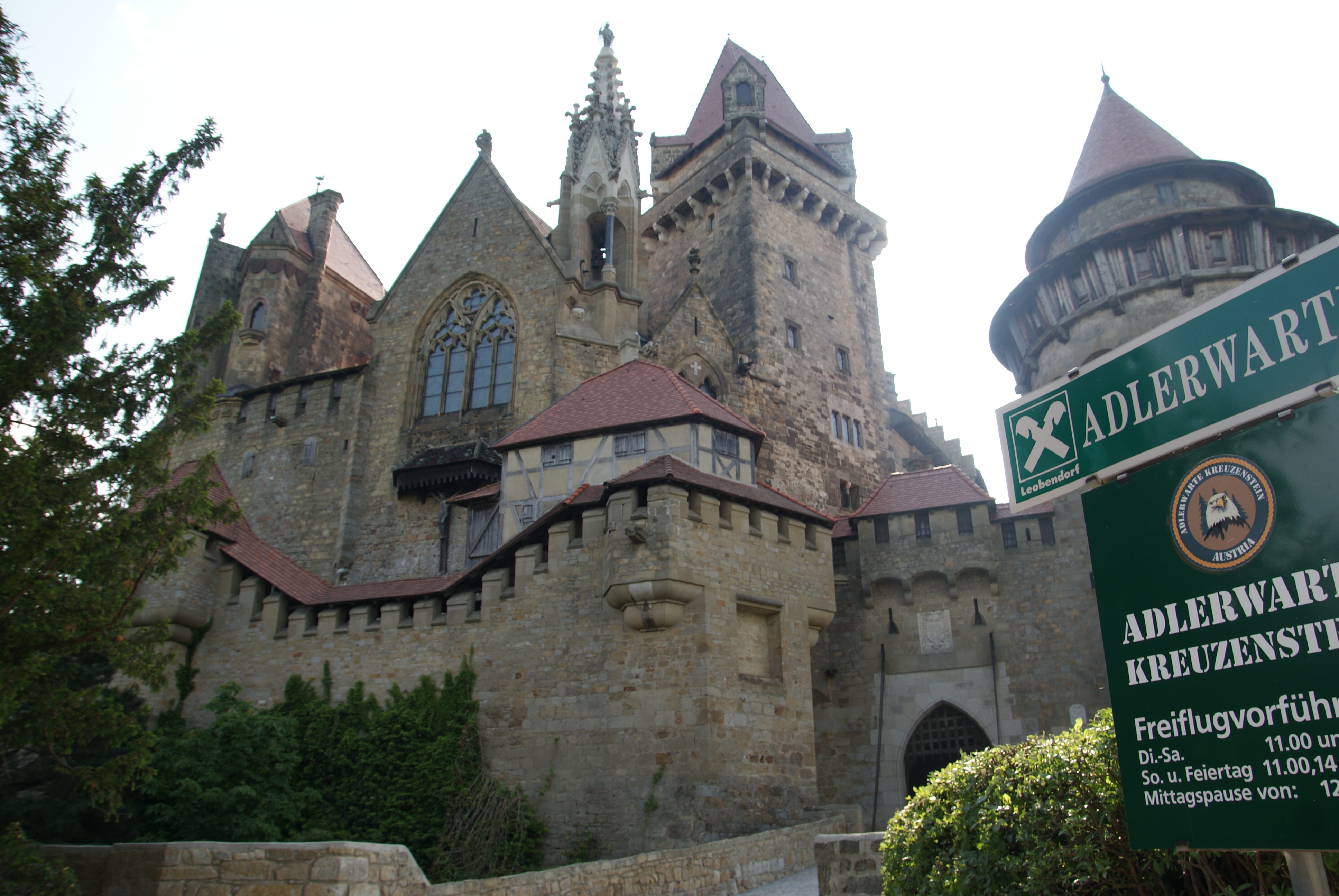 Burg Kreuzenstein (English)