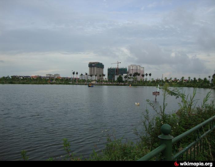 Center Lake