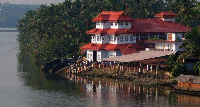 Parassini Sree Muthappan Madappura - Parassinikkadav | temple