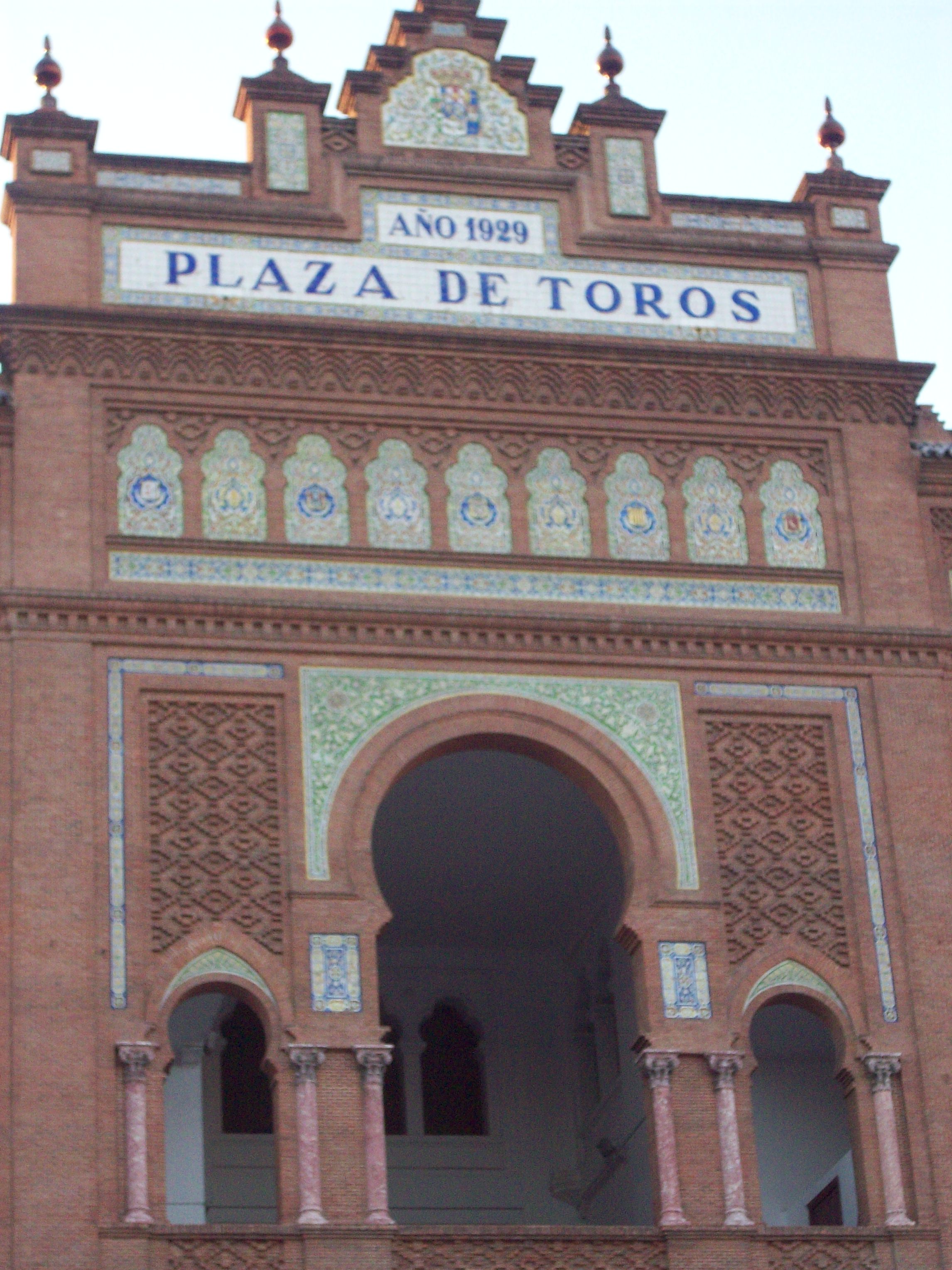 Plaza de Toros de Las Ventas - Madrid | Plaza de toros, edificio ...