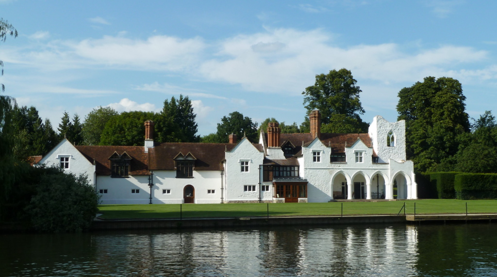 Medmenham Abbey | Grade II* Listed (UK)