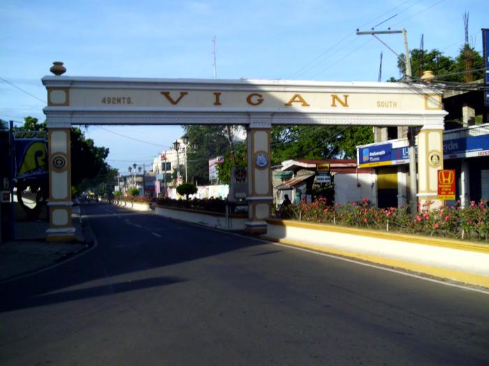 Vigan Welcome and Farewell Arch - Bantay