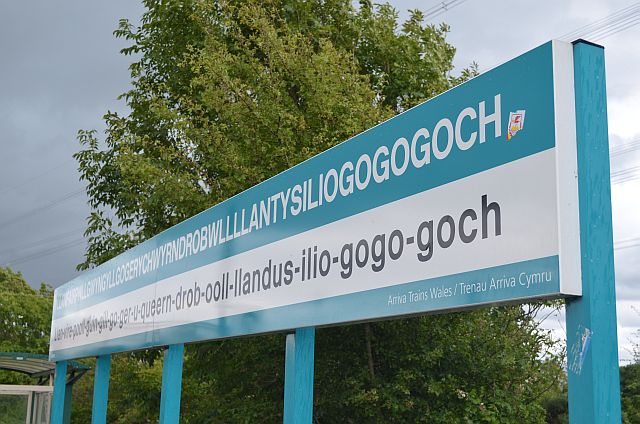 Llanfairpwll railway station - Llanfair­pwllgwyngyll­gogery­chwyrn ...