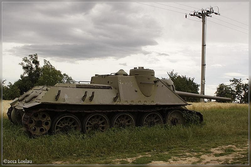 Russian SU-100 tank destroyer