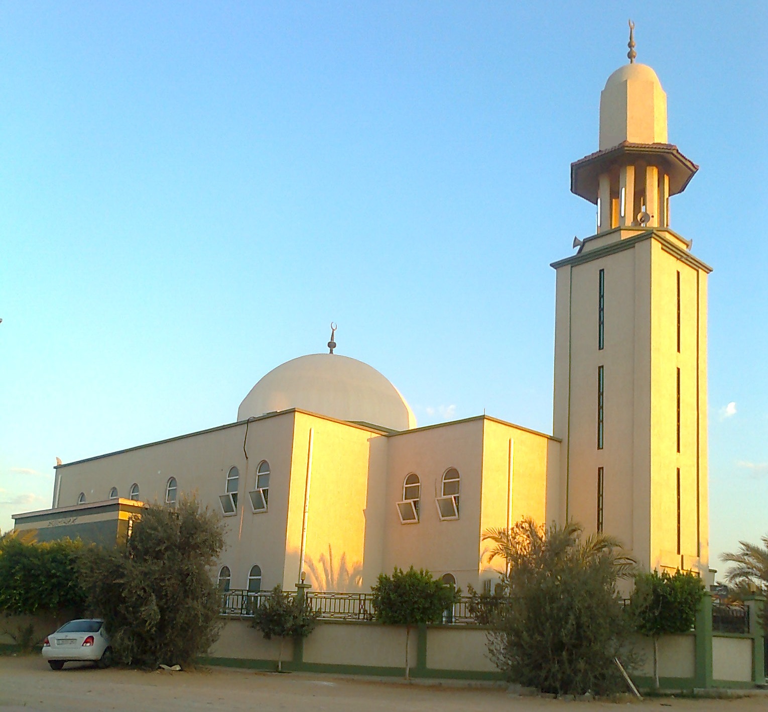 Abdullah ibn Az-Zubayr Mosque - Hay Dubai / Al-Hadbah Al-Khadra - Tripoli