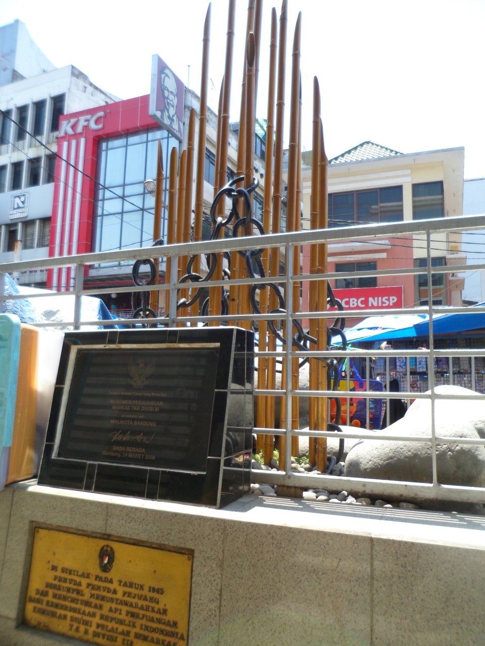 Monumen Perjuangan Markas TKR Divisi III - Bandung | patung, war ...