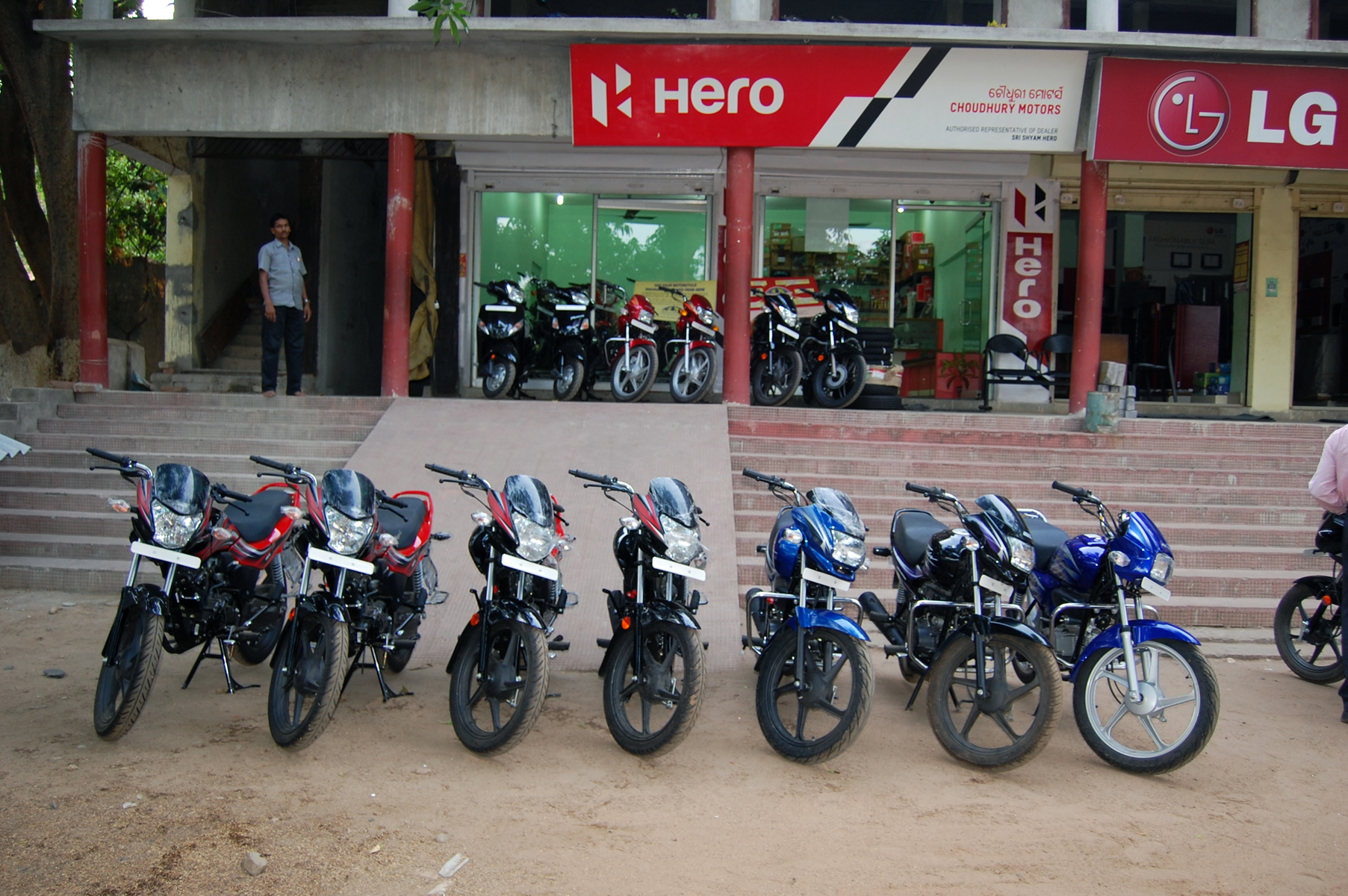CHOUDHARY MOTORS (HERO SHOWROOM) - Bamra