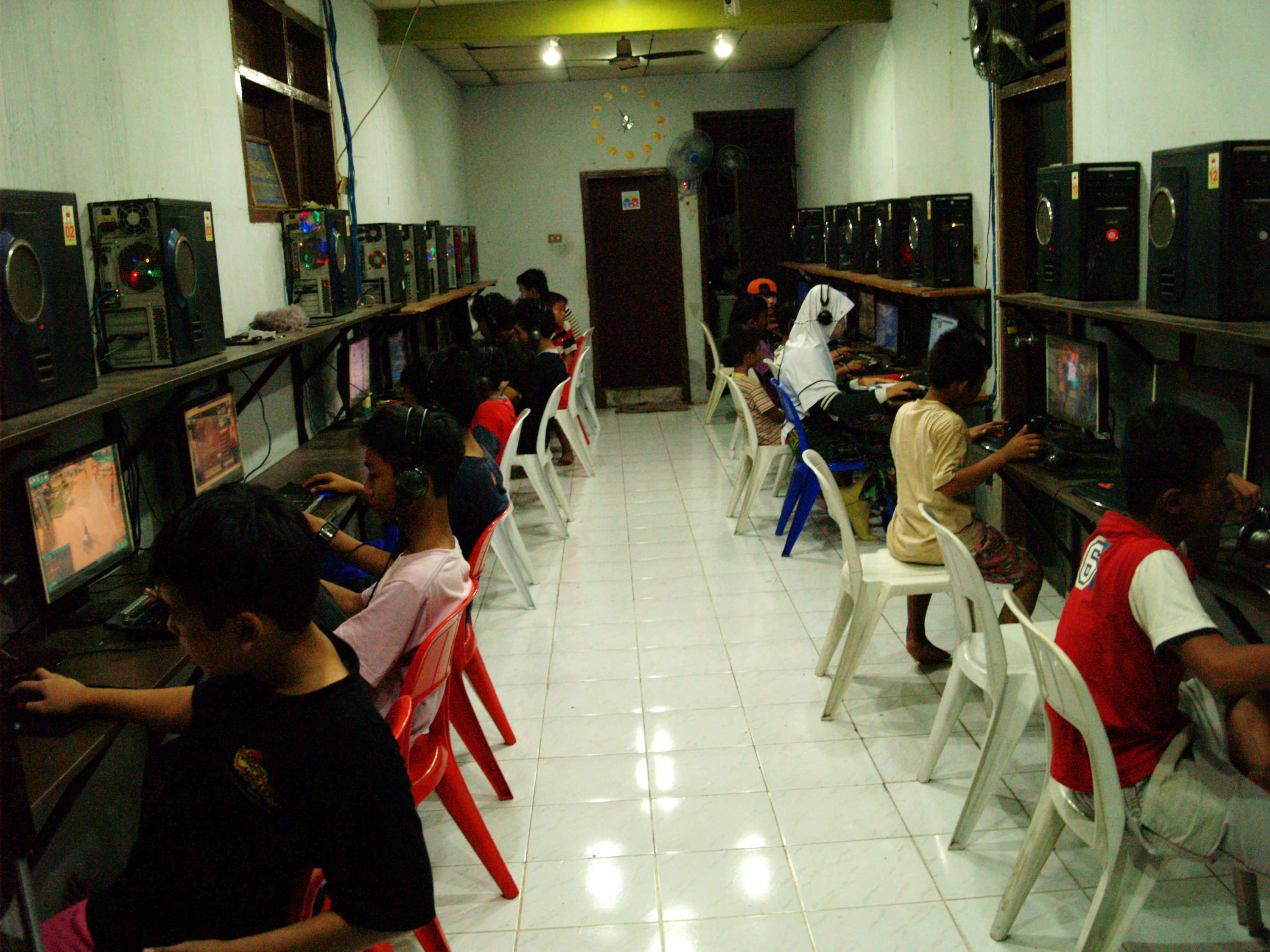 Warnet X-Region - Jakarta
