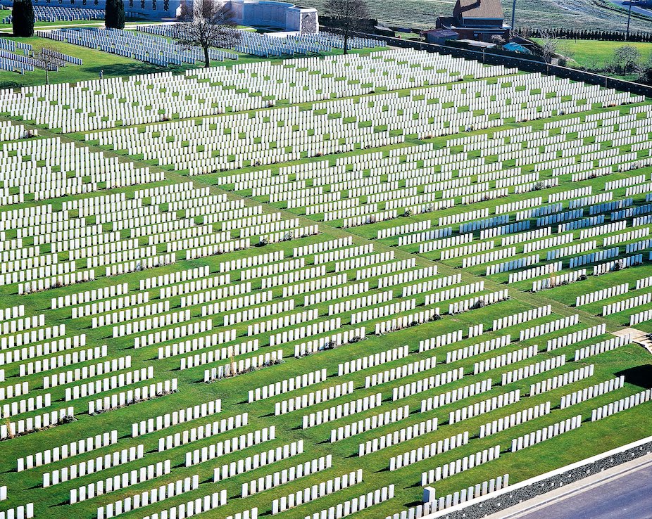 Tyne Cot Commonwealth War Graves Cemetery and Memorial to the Missing ...