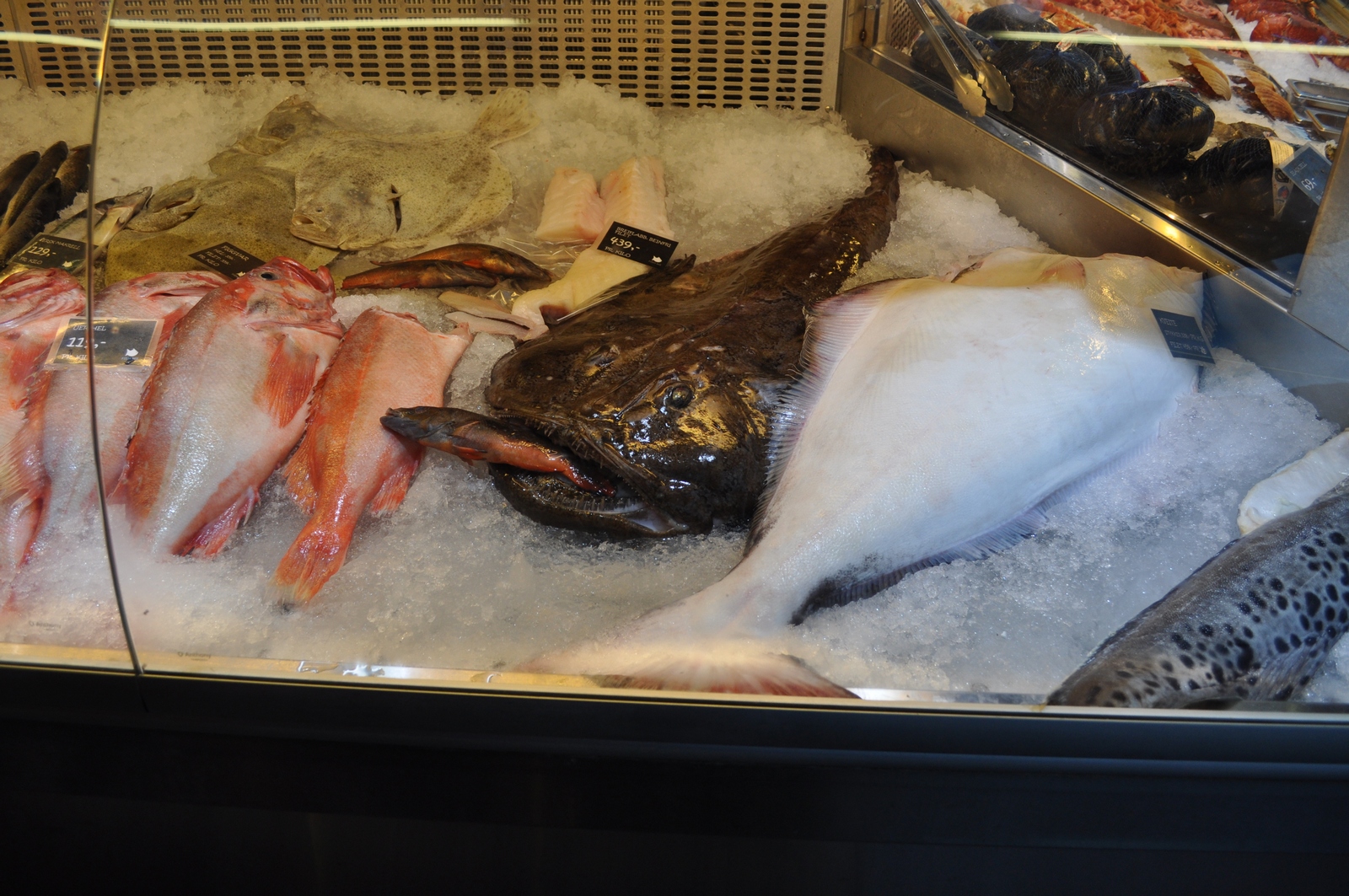 Fisketorget (The fish market) - Bergen | marketplace, interesting place ...