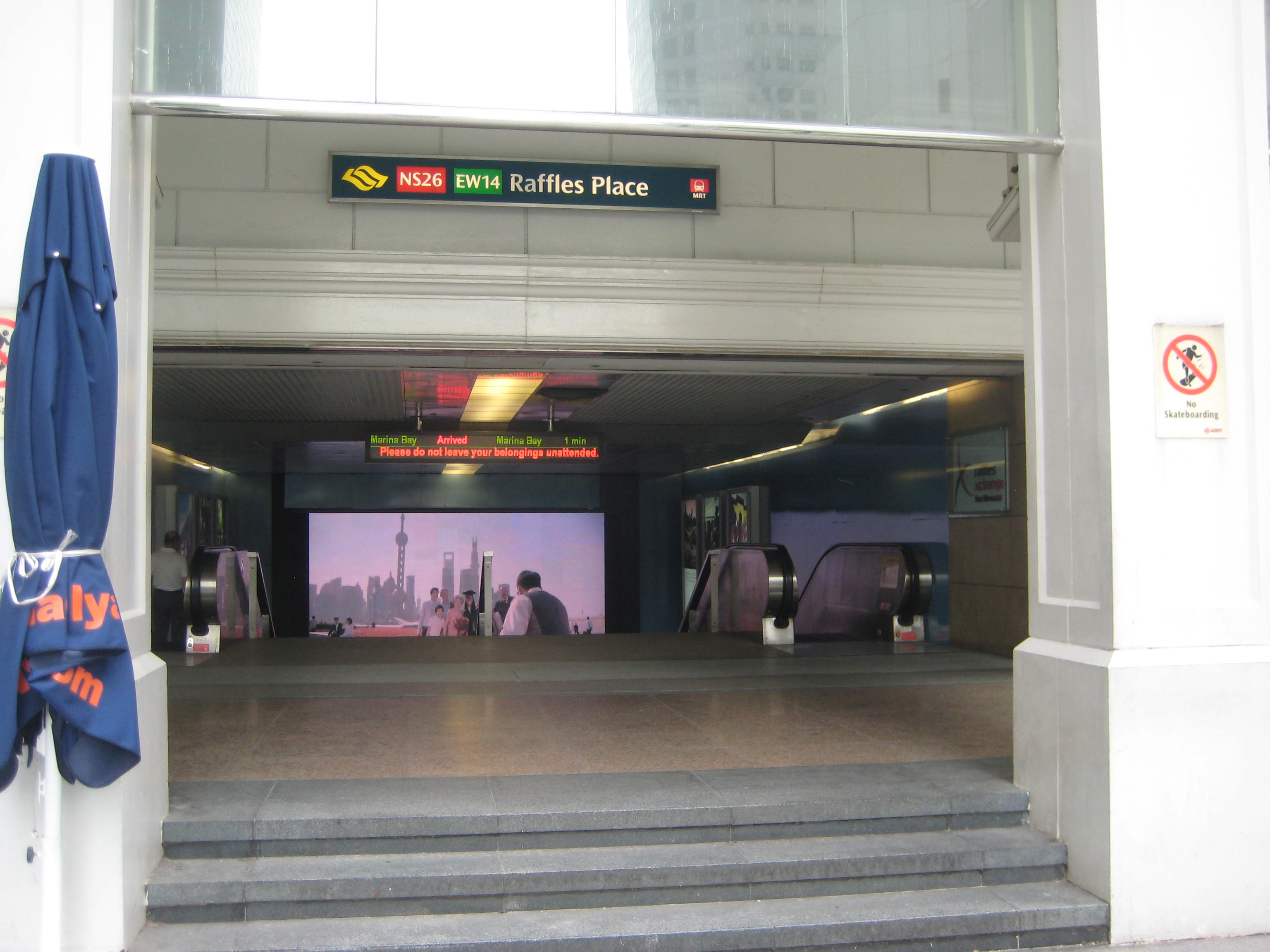 Raffles Place MRT Station [NS26/EW14] - Republic of Singapore