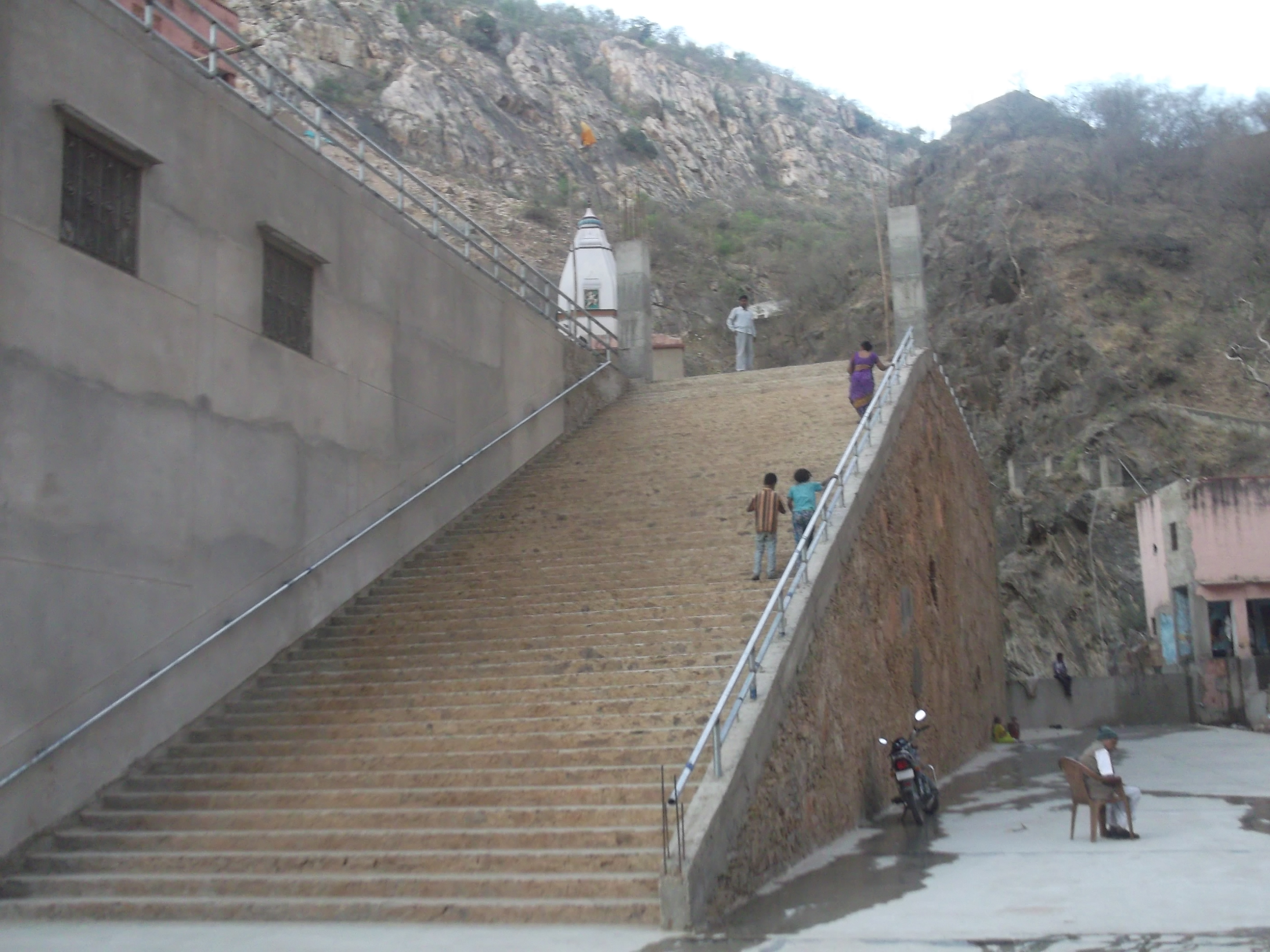 Mansha Devi Mandir - Khoh-Gura-Ponkh