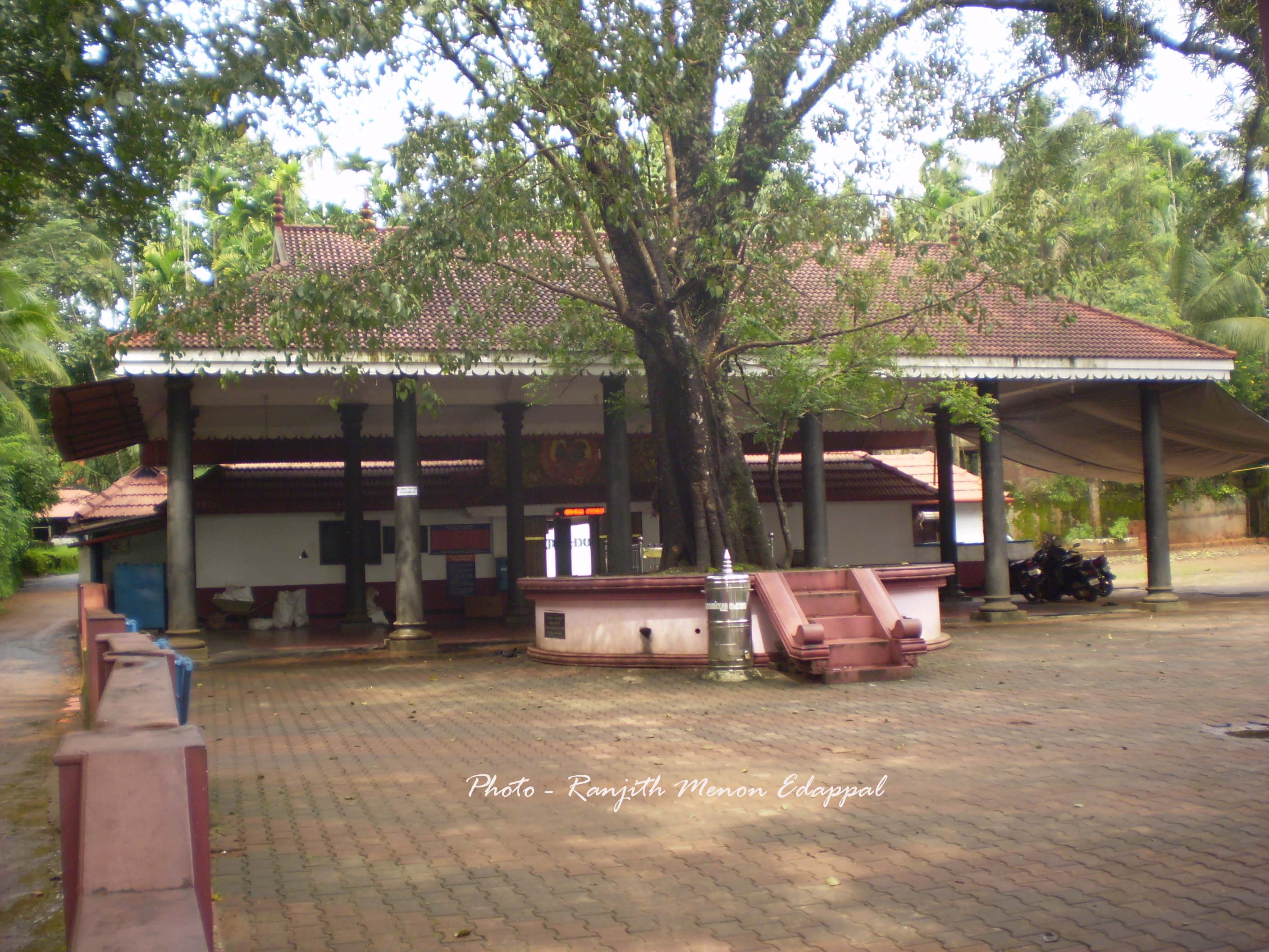 Sukapuram Kulangara Bhagavathy Temple - Edappal