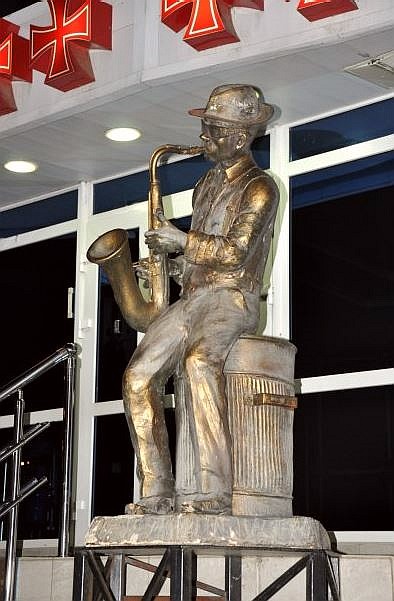 Sax Player sculpture - Kamensk-Shakhtinsky