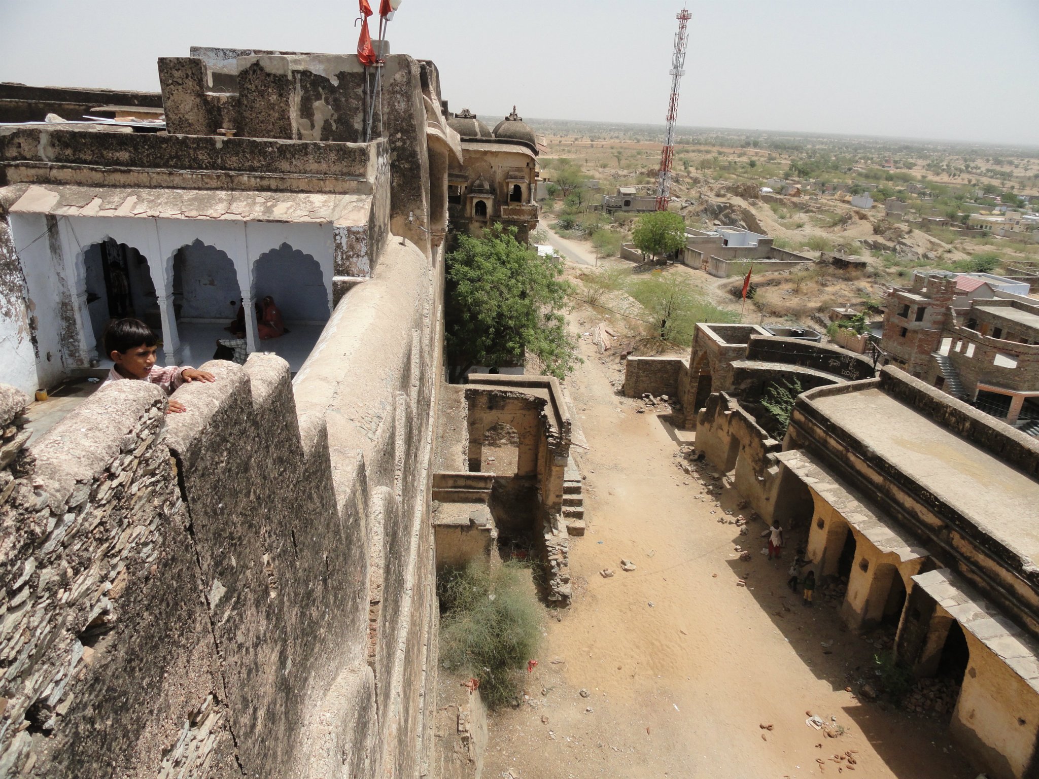 Bhakri का किला / गड़ Fort - BHAKRI