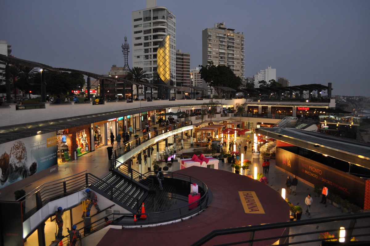 Centro Comercial Larcomar -- MIRAFLORES - Lima