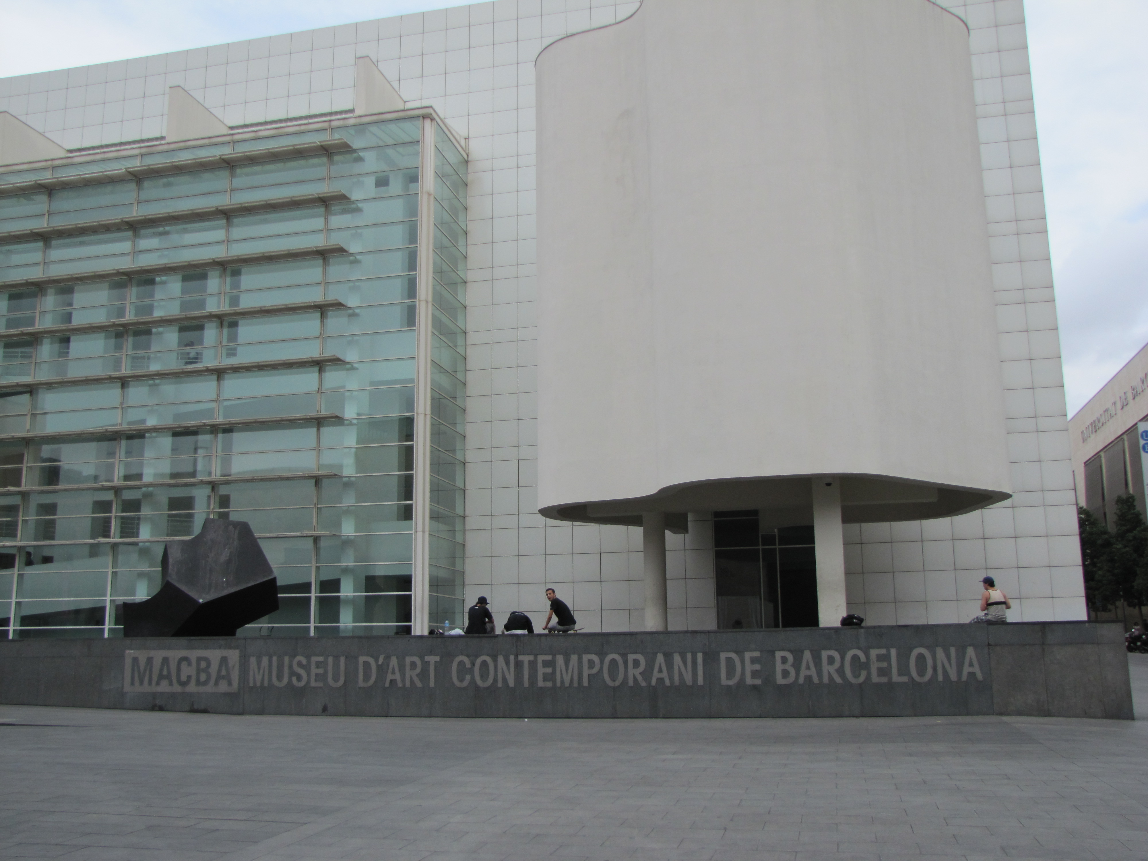 Museo de Arte Contemporáneo de Barcelona (MACBA) - Barcelona