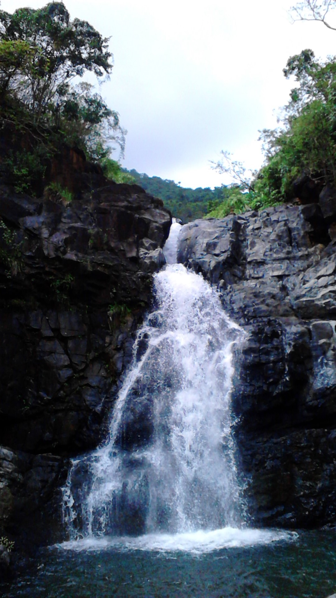 Tinakayanan Falls - Labrador