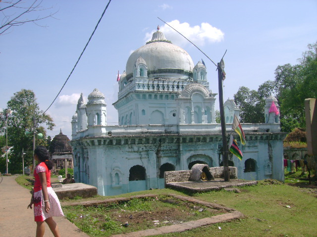 Bhagavati Rajrajeshwari & Maa Tripur Sundri Temple - Mandla