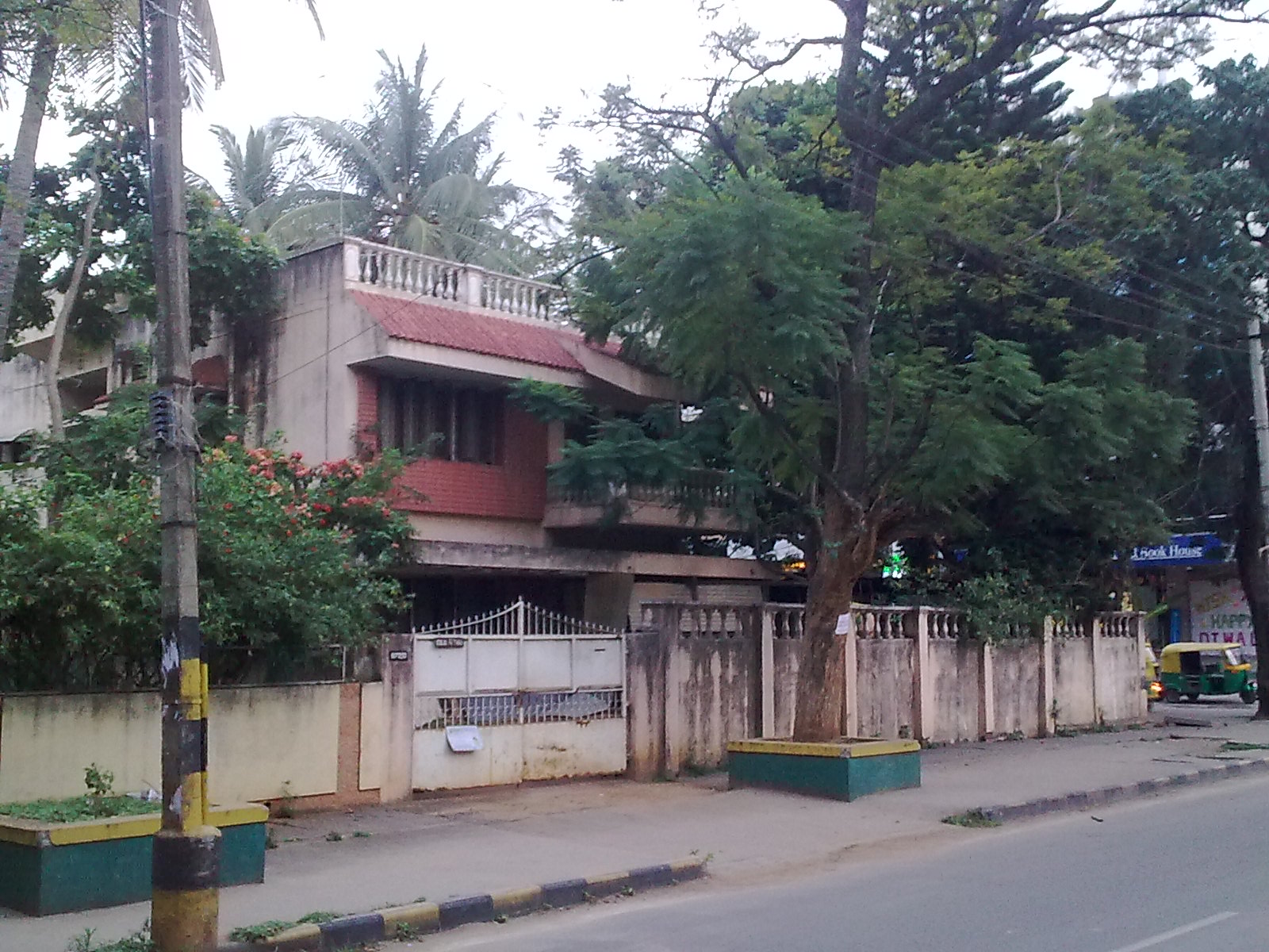 80 Feet Road, Indiranagar, 872/D - Bengaluru