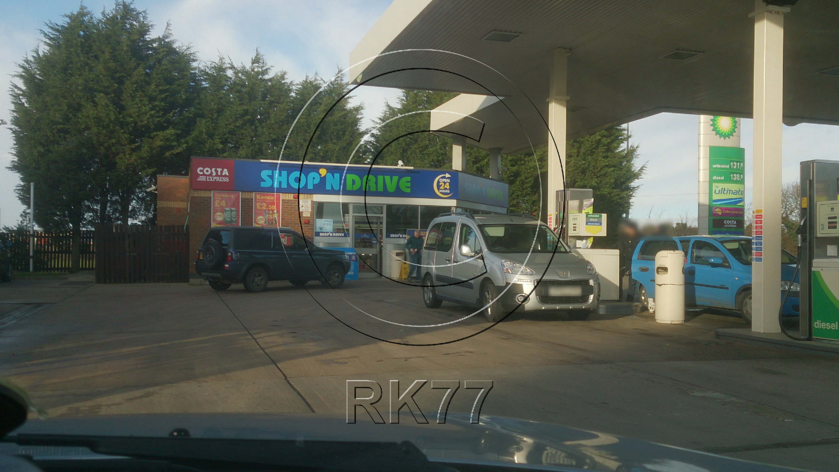 Snax 24 Service Station