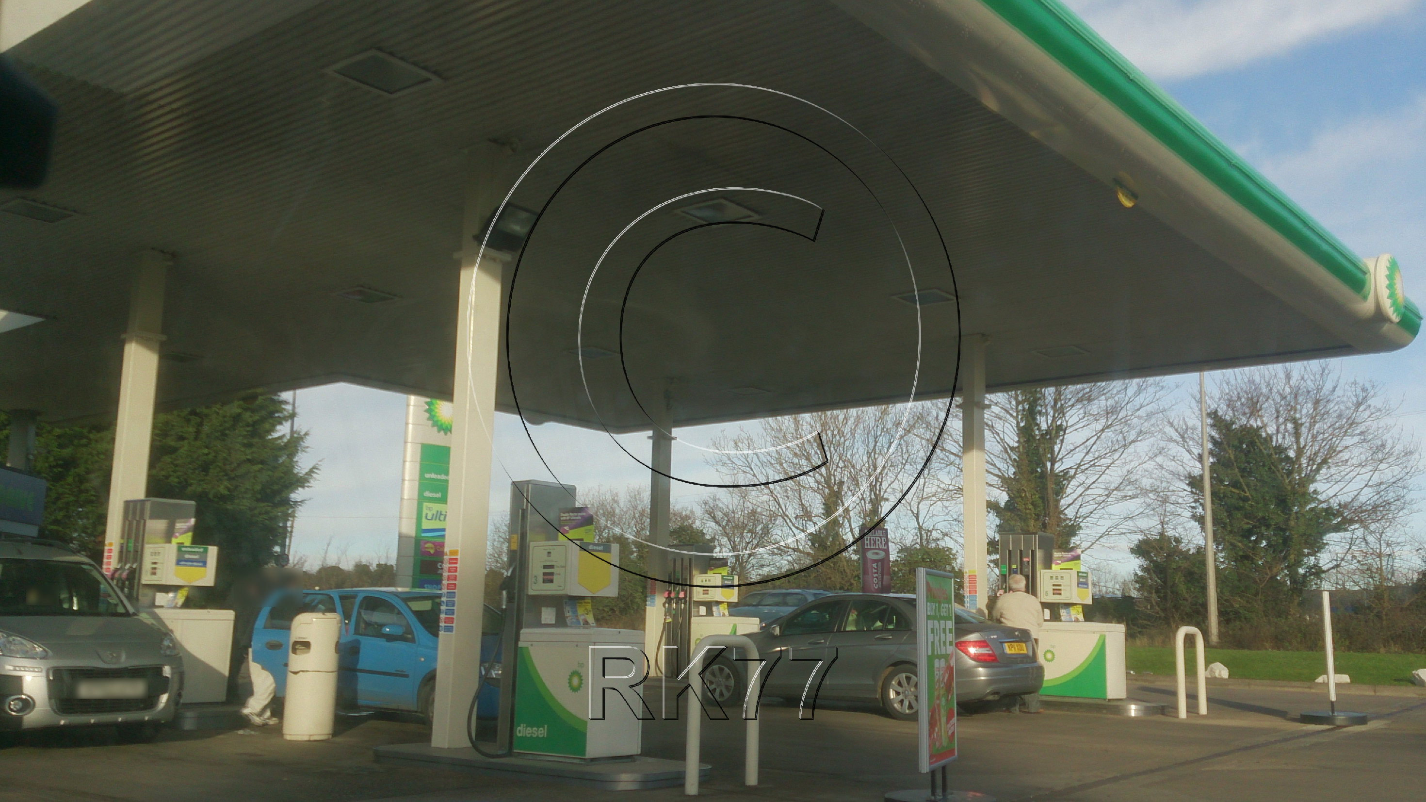 Snax 24 Service Station