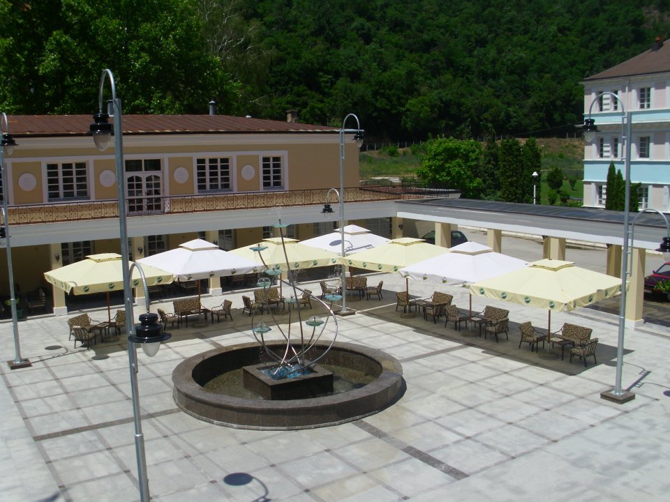 Spa with fountain