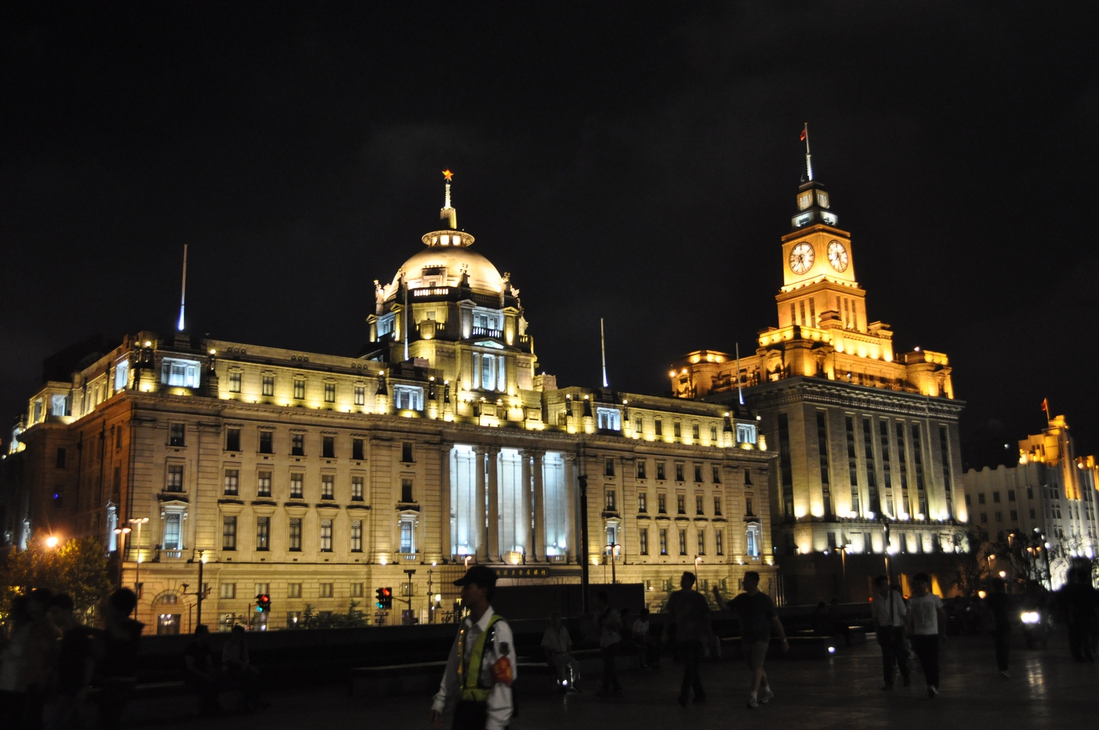 Pudong Development Bank (HSBC Building) - Shanghai | office building ...