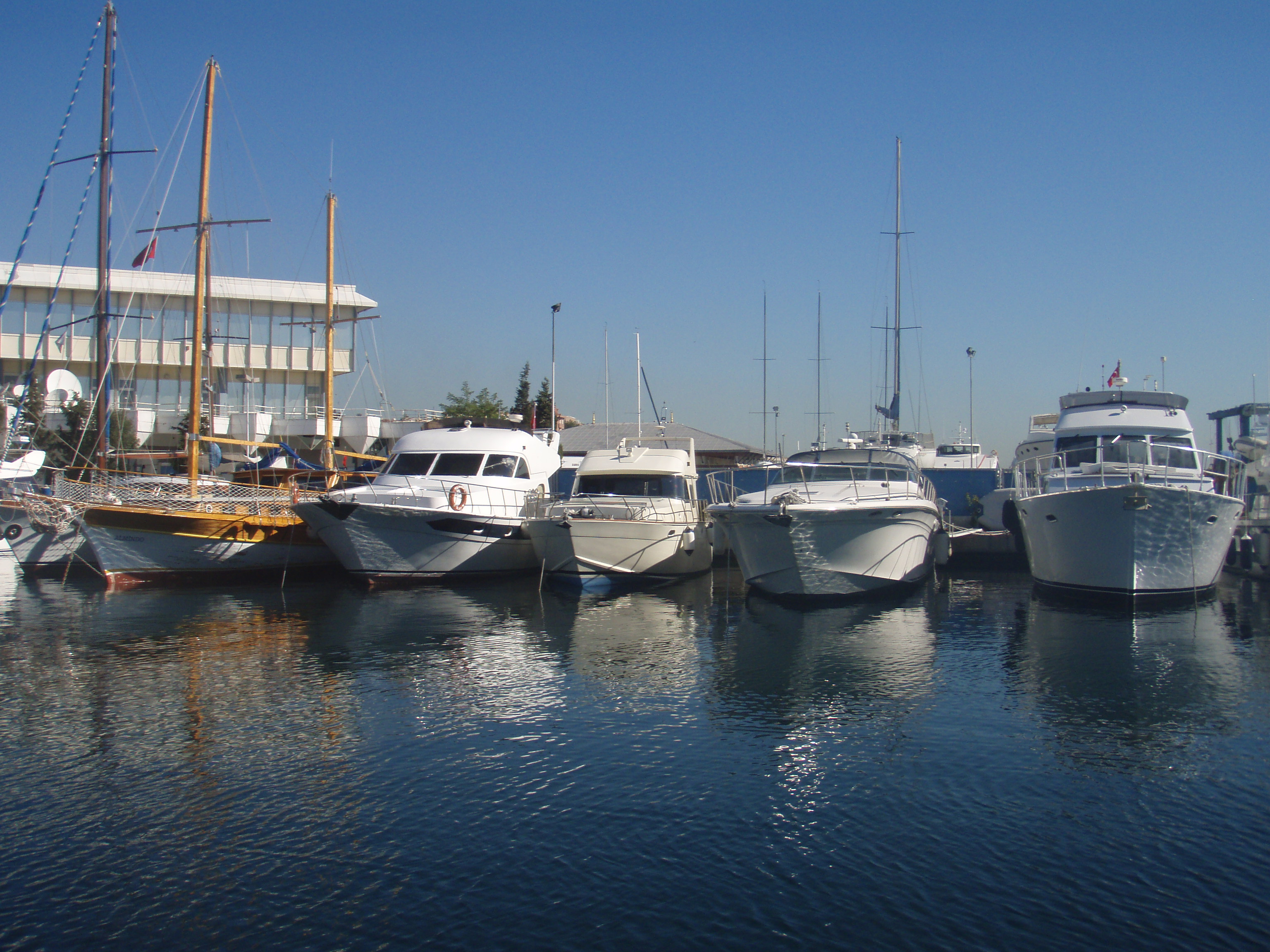Atakoy Marina - Istanbul Metropolitan Municipality