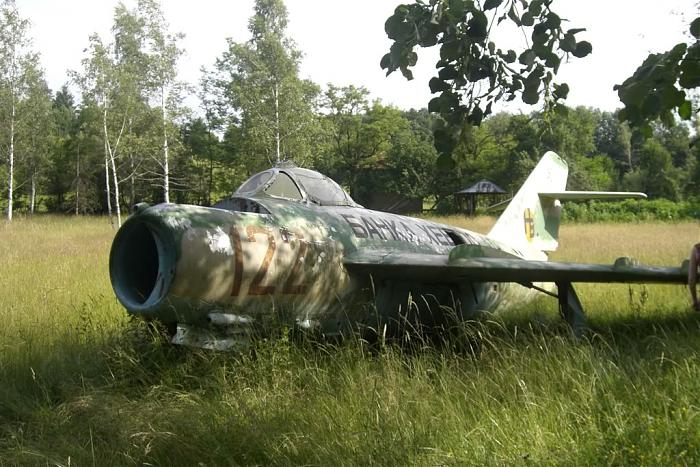 Mikoyan Gurevich MiG-17 - Apriltsi