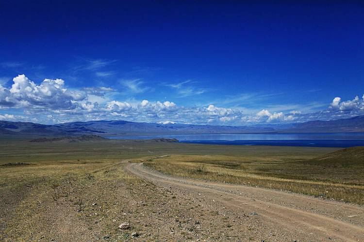 Üüreg Nuur Lake